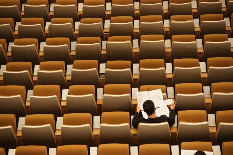 Jurastudium starten: Tipps für Erstsemester & Vorbereitung